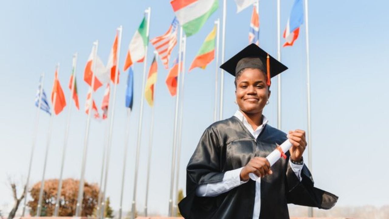 Top 10 International Scholarships and Fellowships for Africans to Apply ...